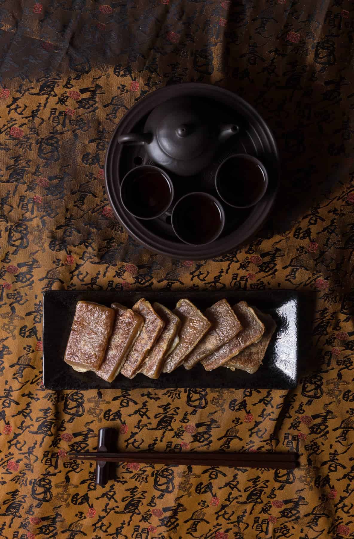 Pan Fried Nian Gao (New Year Cake) 傳統香煎年糕 | Amy + Jacky