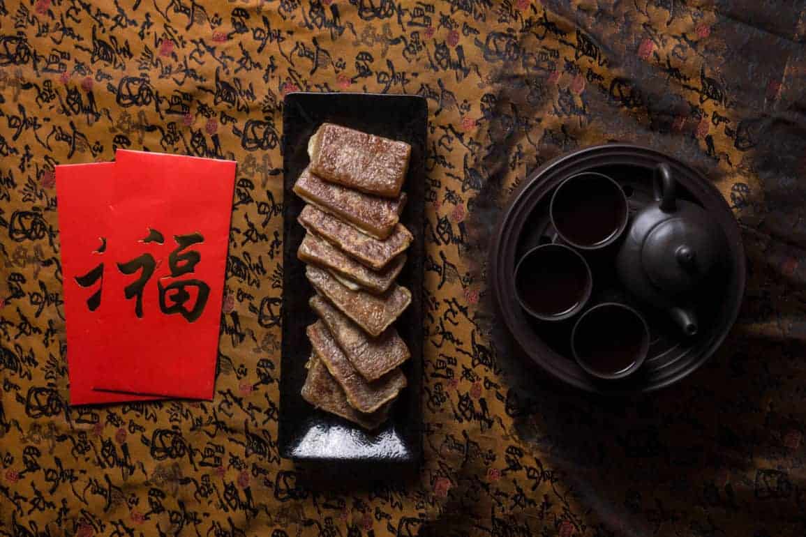 Pan Fried Nian Gao (New Year Cake) 傳統香煎年糕 | Amy + Jacky