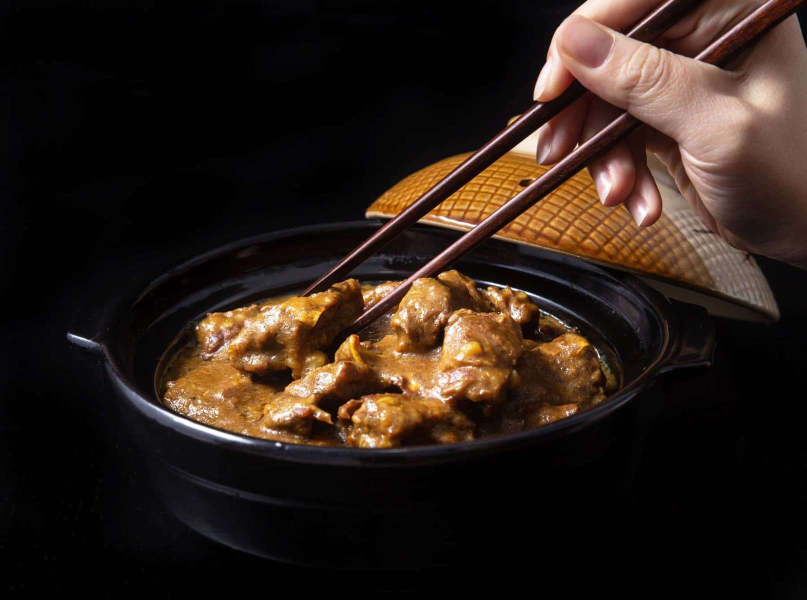 Instant Pot HK Beef Curry (港式咖喱牛腩) - Tested by Amy + Jacky