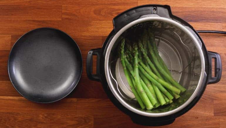 Instant Pot Trivet Beginner's Guide : How to Use + All You Need to Know