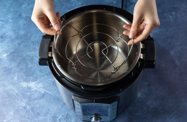 Instant Pot Trivet Beginner's Guide : How to Use + All You Need to Know